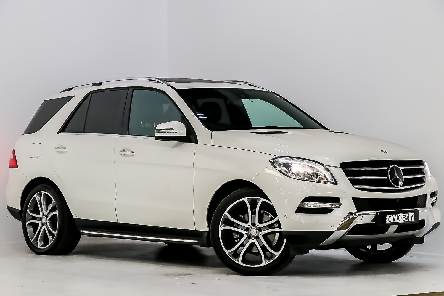 2014 White Mercedes-Benz M-Class subscription for product.pricing ...